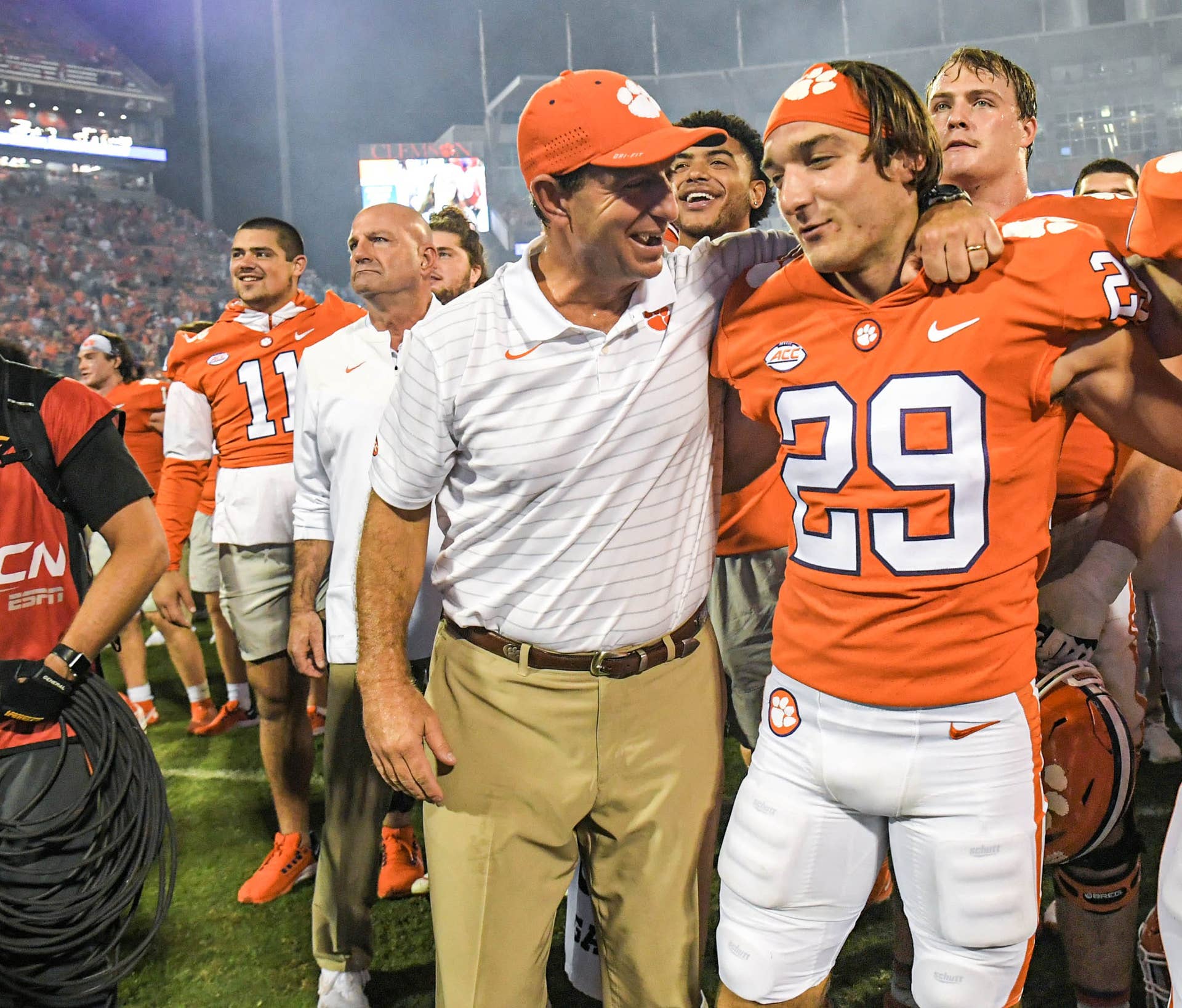 Former Clemson Star’s 56-Yard Bomb Has Fans Asking Why He’s Not in the ...