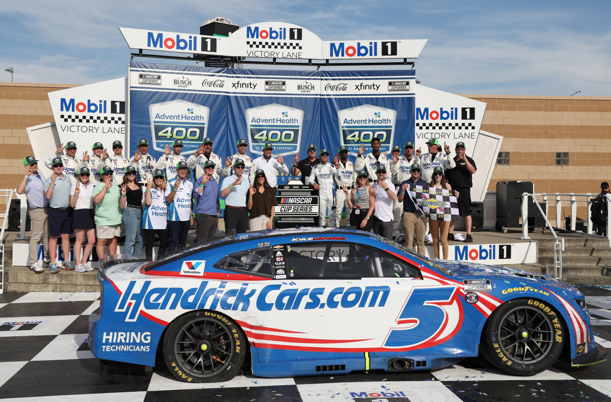 NASCAR Sends Five-Word Message to Kyle Larson After Kansas Race ...