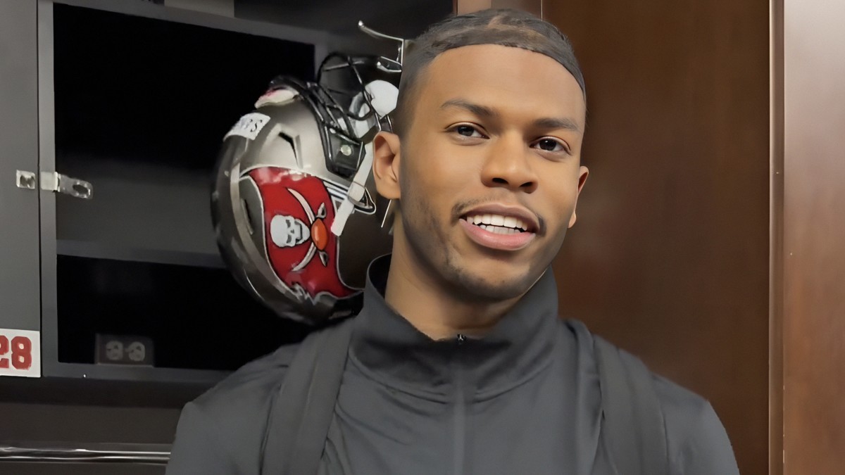 Shilo Sanders gives Buccaneers locker room tour with jokes about Deion ...