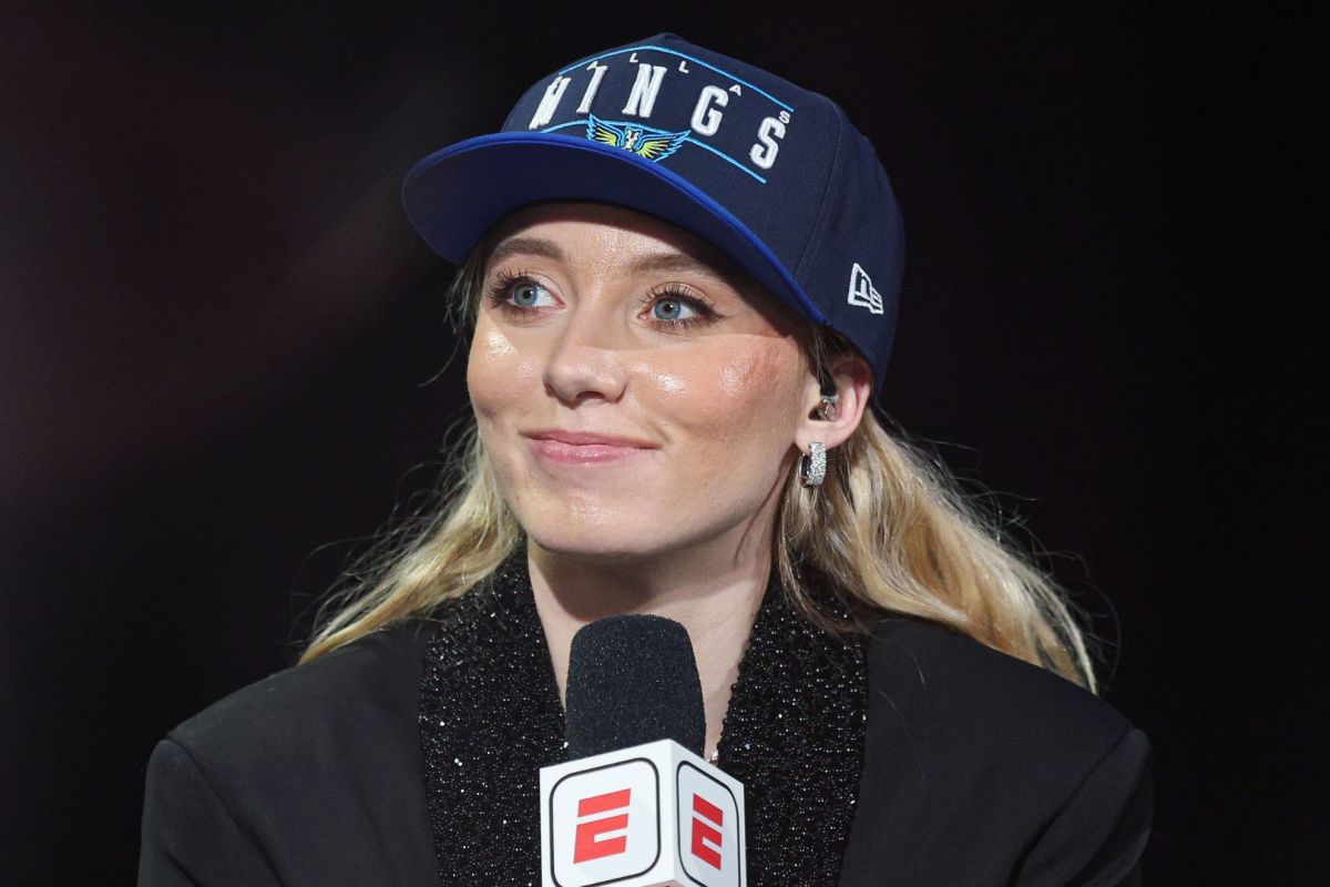 Paige Bueckers’ Pregame Outfit Ahead of WNBA Debut on Friday Night ...