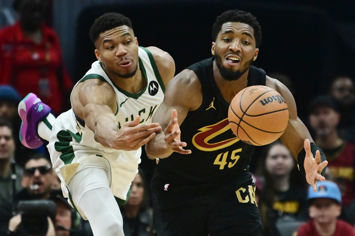 Could Cavs Trade for Bucks' Superstar Giannis Antetokounmpo This Summer? - Athlon Sports