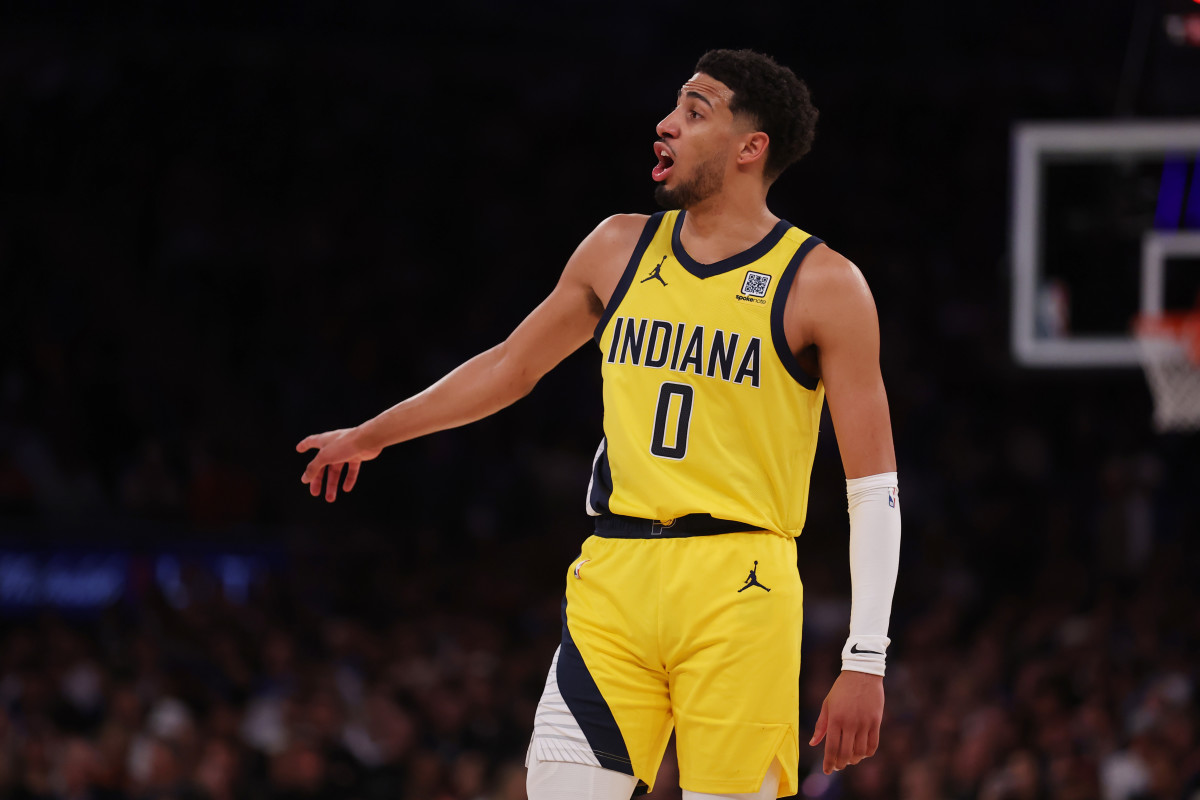 Tyrese Haliburton's Dad Going Viral for Epic Reaction to Pacers-Knicks ...