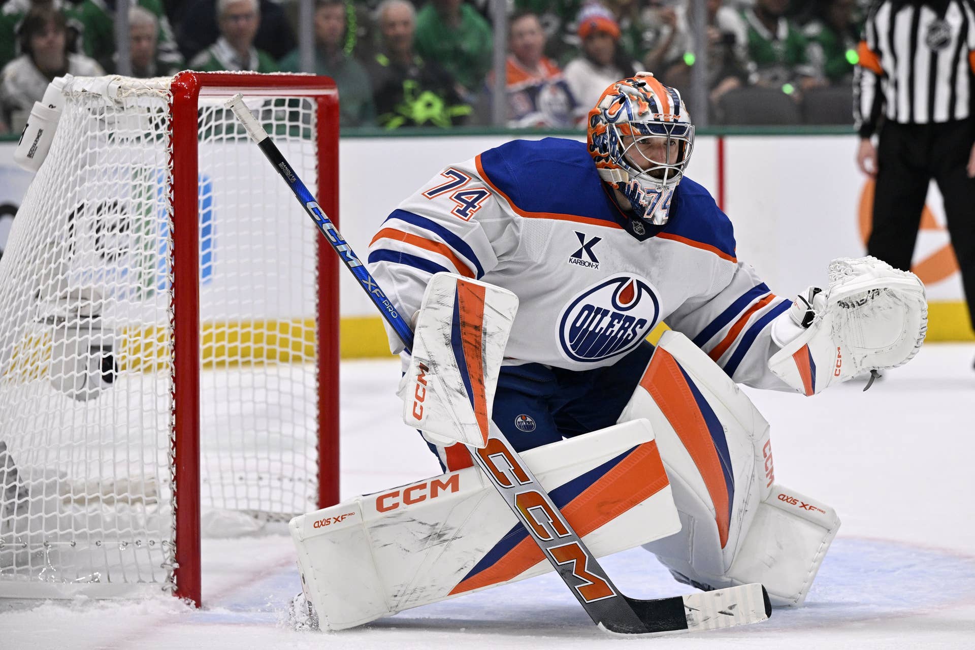 Oilers' Stuart Skinner Raises Eyebrows With Stars Comments - Athlon Sports