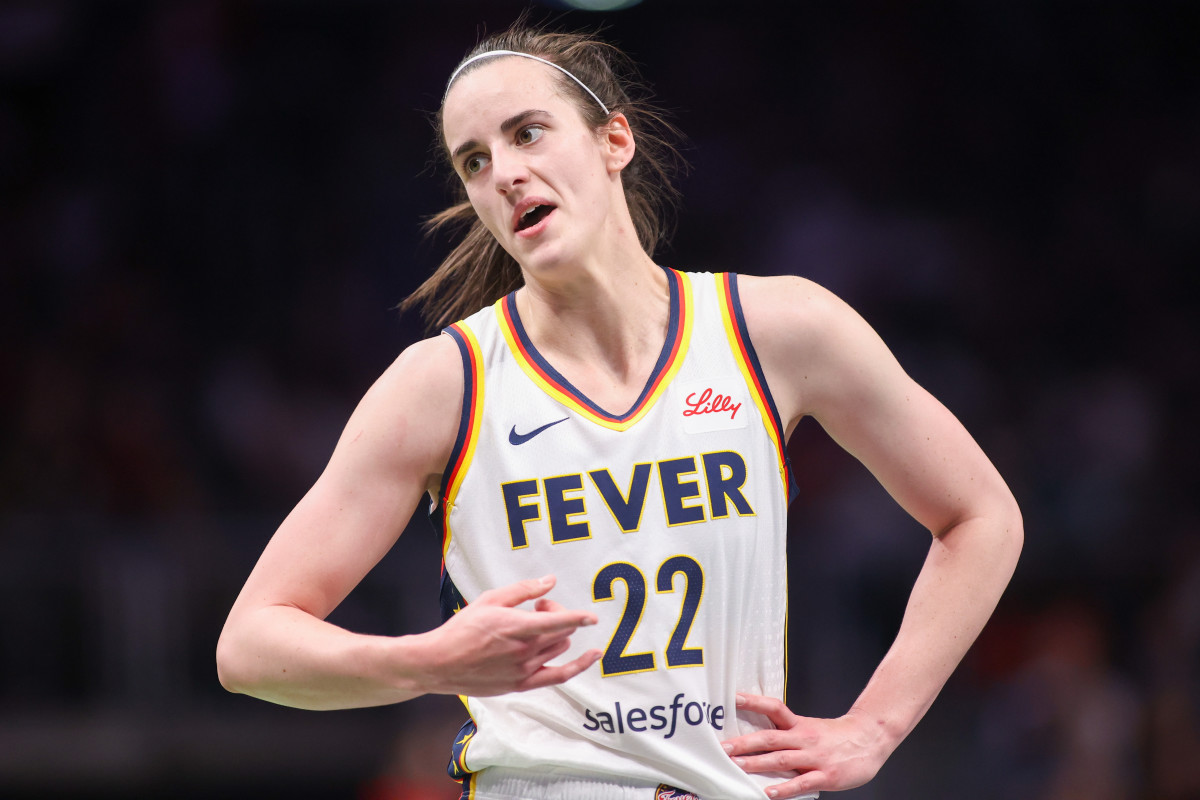Caitlin Clark's Unusual Behavior During Fever-Mystics Game Draws ...