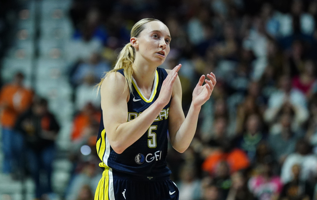 WNBA Fans' Reaction to Paige Bueckers Is Turning Heads - Athlon Sports