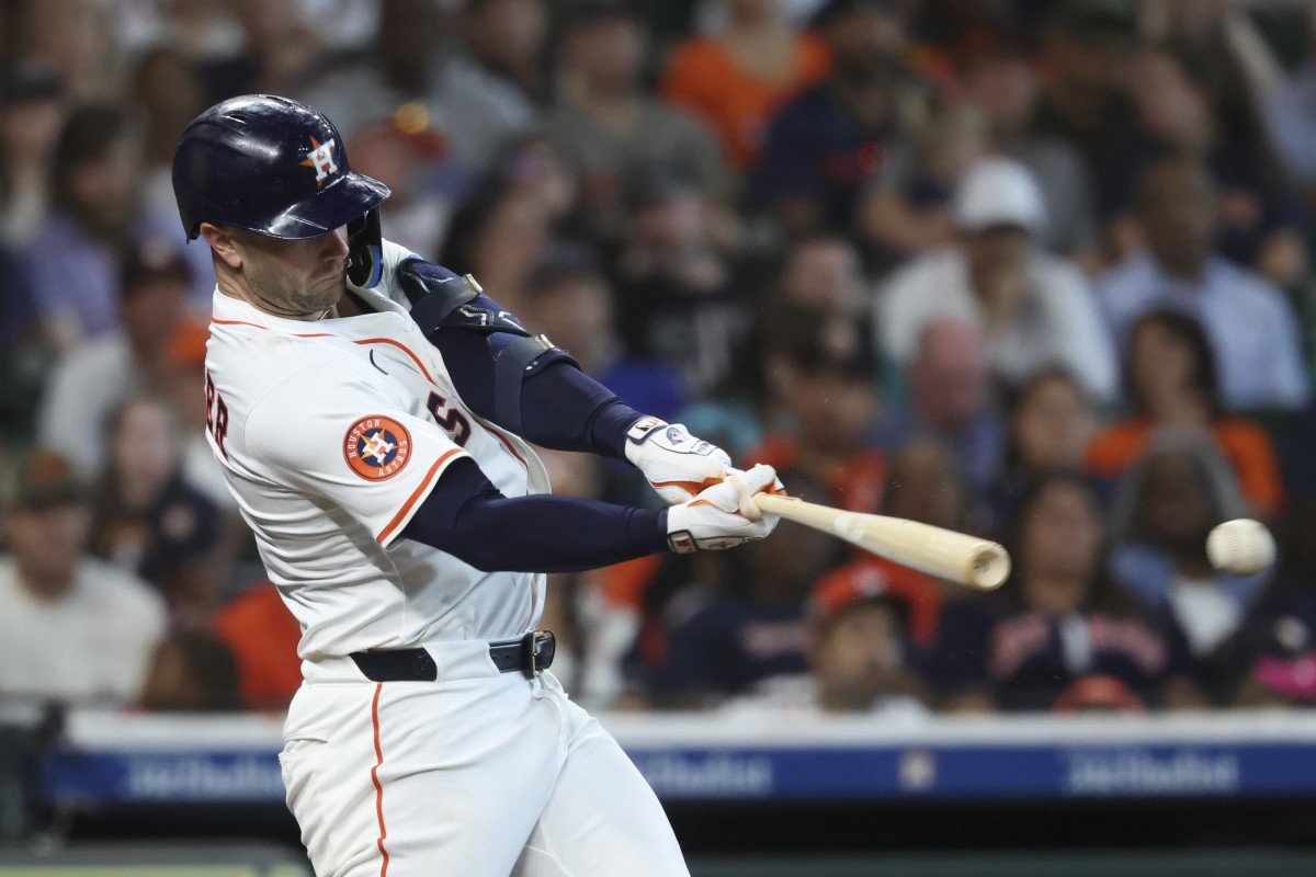 Struggling Two-Time 30-Home Run Hitter Suffers Big Setback - Athlon Sports