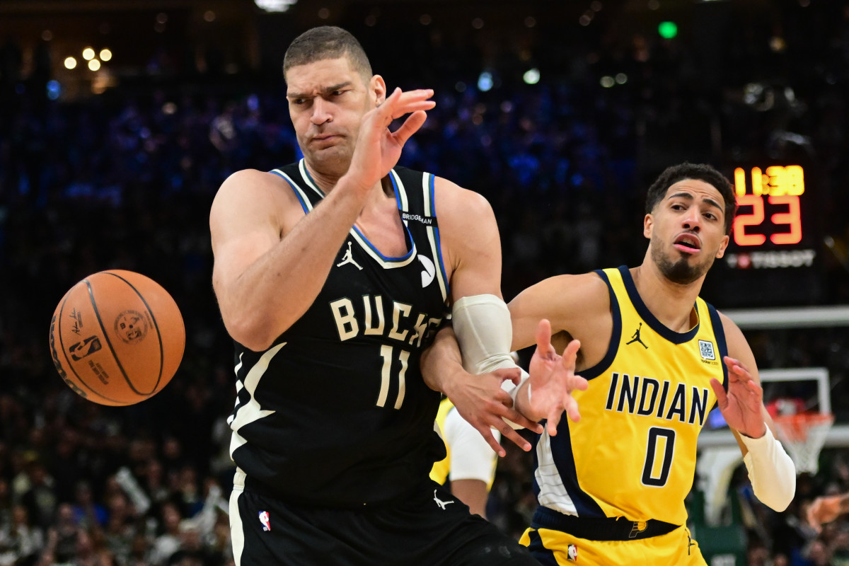 Warriors Fans Dealt Bad News in Search for New Star Big Man - Athlon Sports