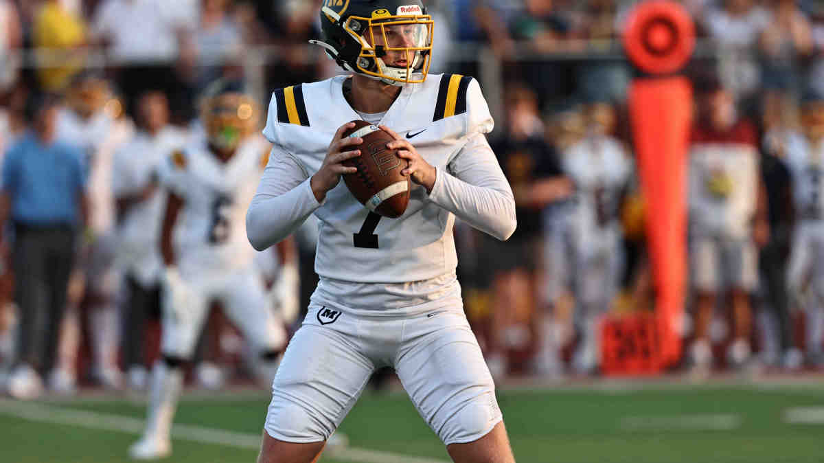 Four-Star QB, Top Baseball Prospect Expected To Visit Big Ten Powerhouse - Athlon Sports