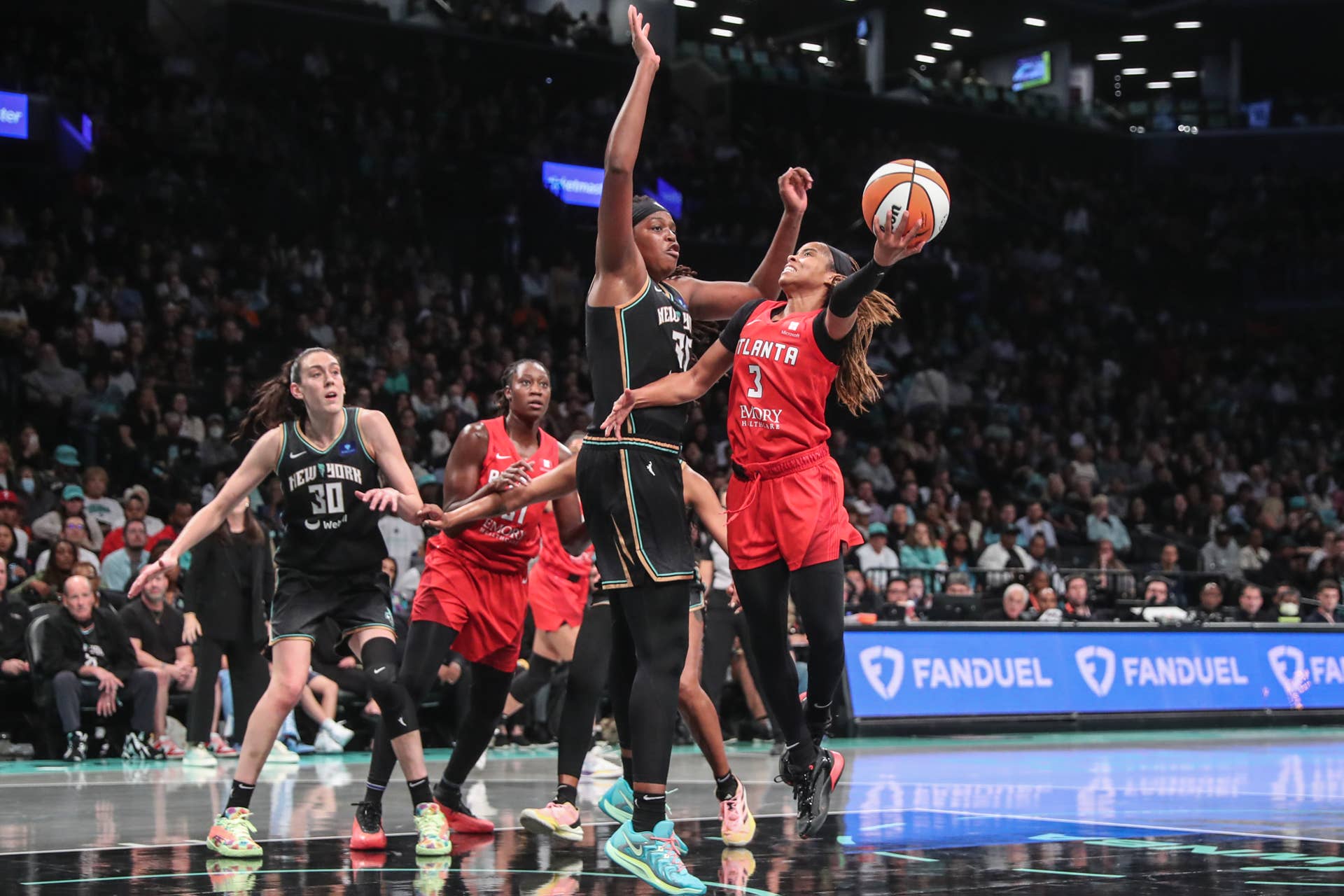 2-Time WNBA Champ Sends Cryptic Three-Word Message - Athlon Sports