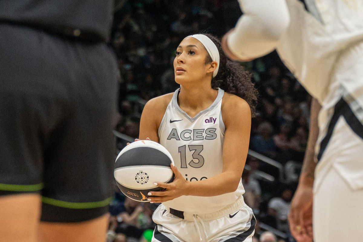 Becky Hammon Gives Rookie Aaliyah Nye Shout Out After Career Game ...