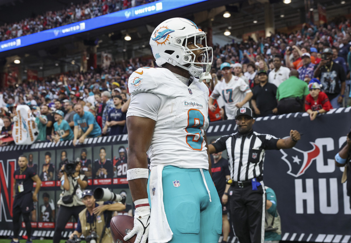 Steelers Not Expected to Trade For Pro Bowl Dolphins TE - Athlon Sports