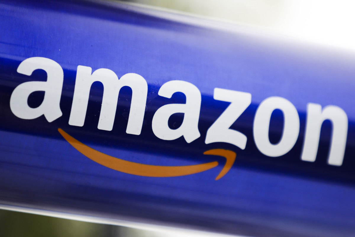 Amazon Is Selling a Handheld Fish Finder for Only $83, And Buyers Say ...