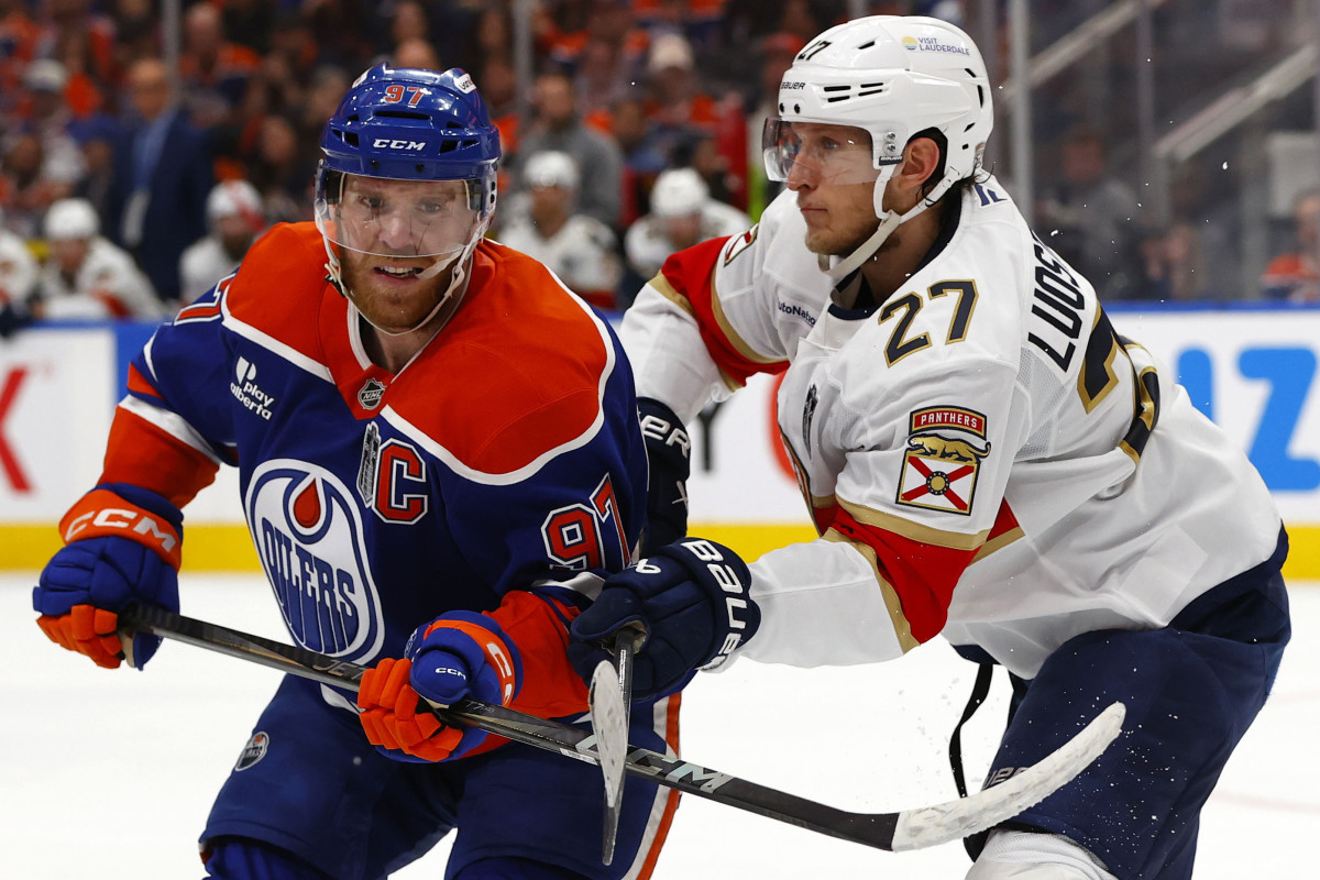 Oilers' Connor McDavid Enters Wayne Gretzky Territory in Game 1 Win vs. Panthers - Athlon Sports