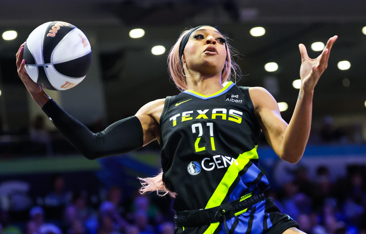 DiJonai Carrington Makes Personal Admission Before Dallas Wings Game ...