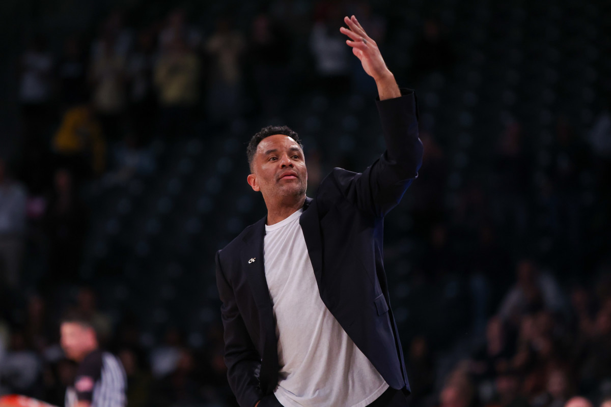 Georgia Tech Battles Georgia in Clean, Old-Fashioned Hate Rivalry ...