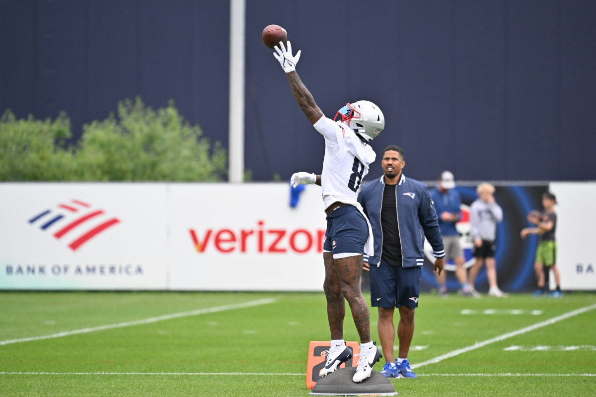 NFL Analysts Offer Clashing Views on Patriots' Stefon Diggs - Athlon Sports