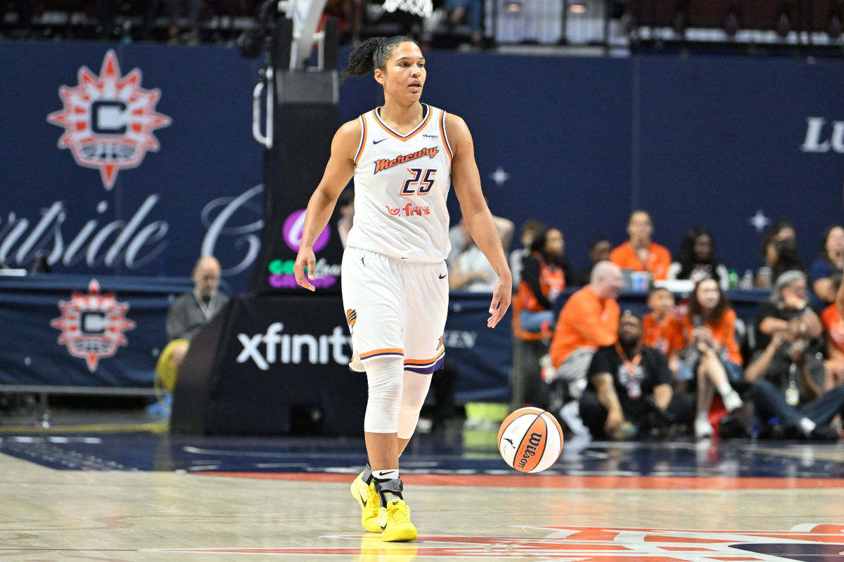 WNBA Star Reflects on First Game Against Former Team - Athlon Sports