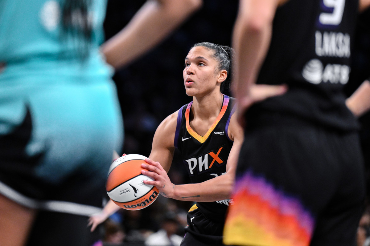 Mercury Campaigns WNBA Star's Case For the MVP Award - Athlon Sports