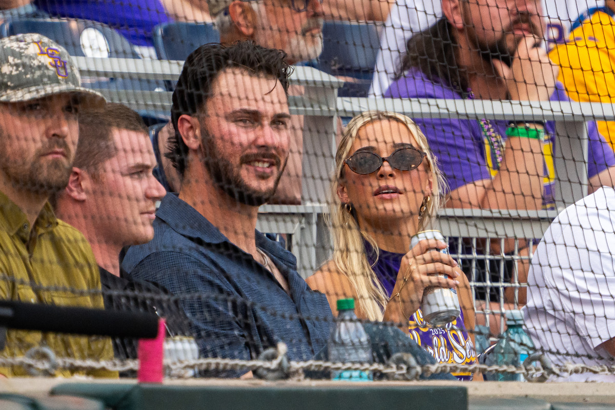 Livvy Dunne Posts New Revealing “Beach-nastics” Video and Talks about her Relationship with Paul ...