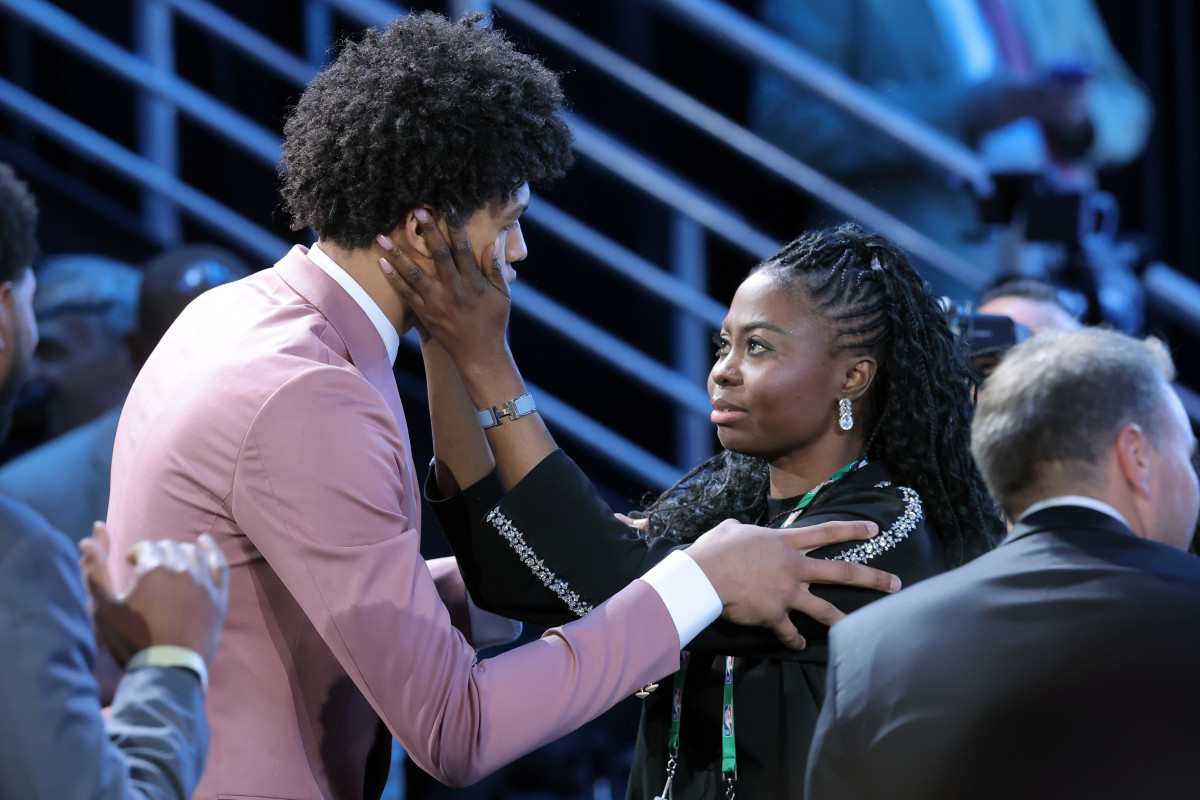 Rookie Joan Beringer Vows To Give Everything He Can For The Timberwolves - Athlon Sports