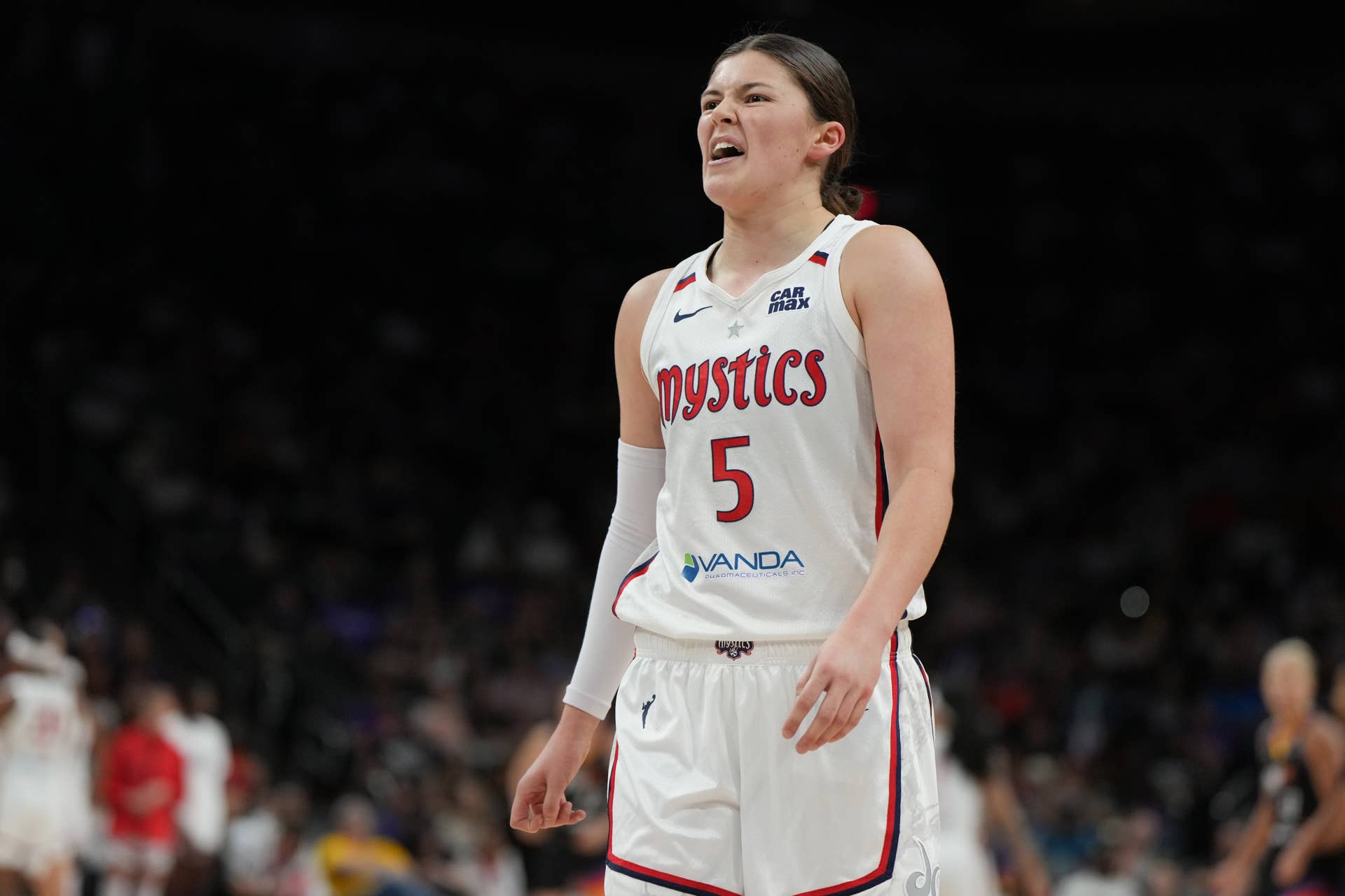 WNBA Player Loses Tooth After Taking Brutal Elbow - Athlon Sports