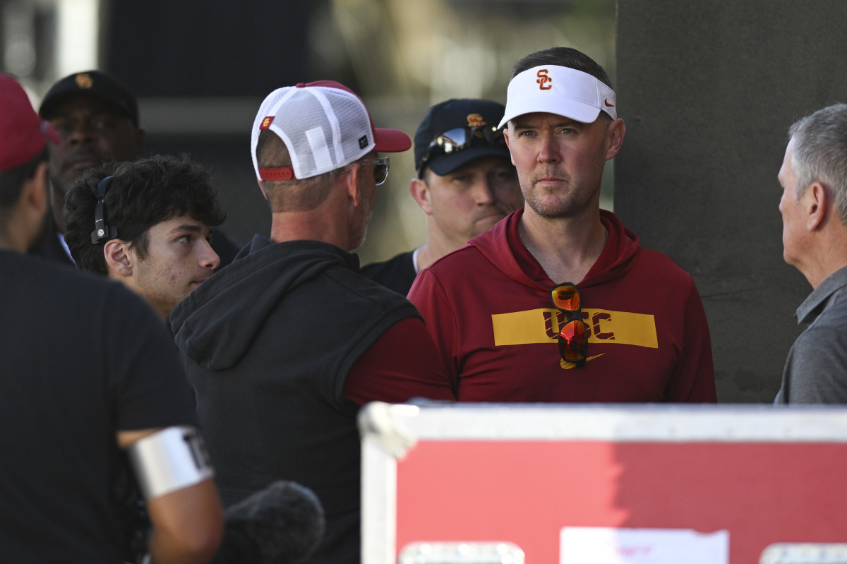 USC Legend Matt Leinart Faces Backlash From Fans After Pro-Lincoln ...