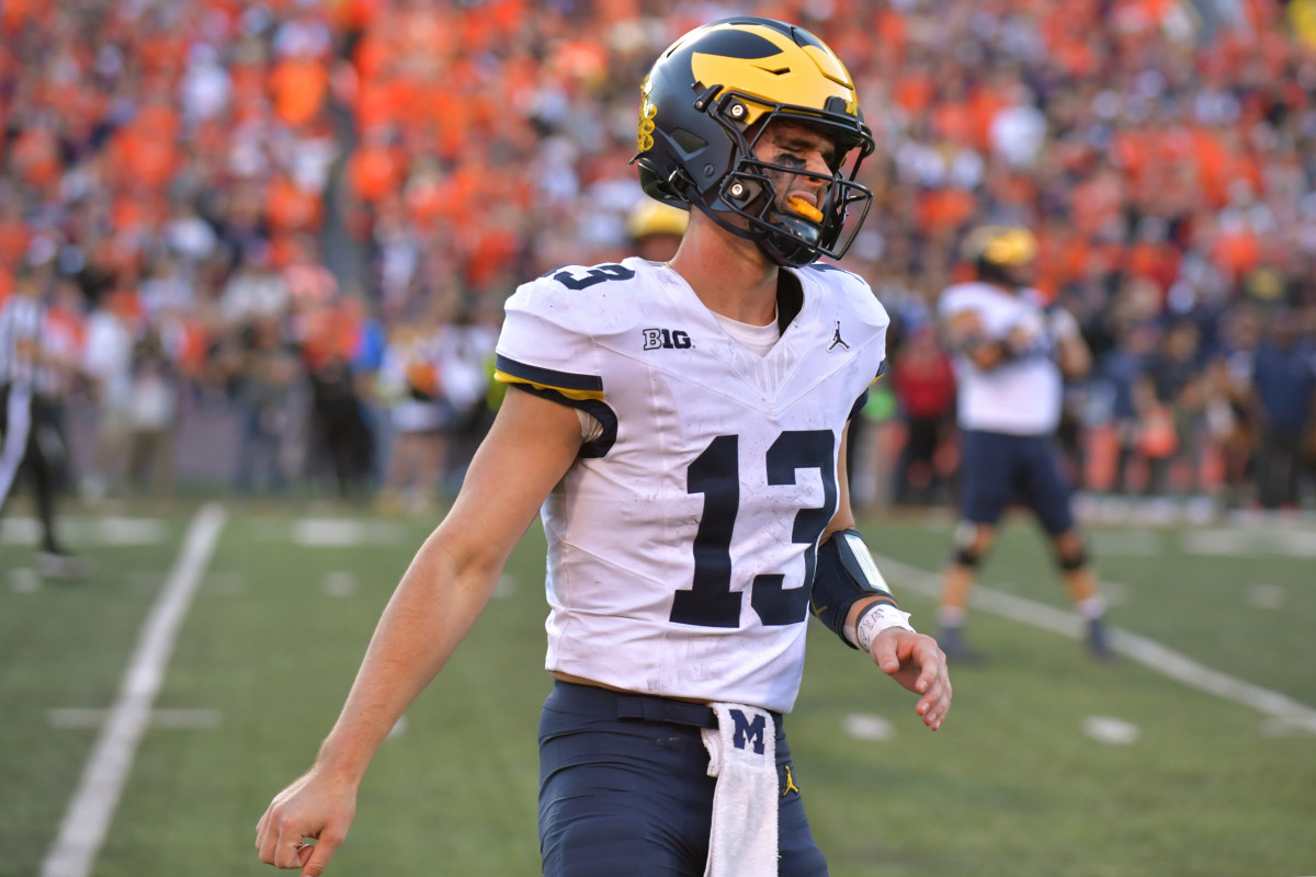 College Football Quarterback Unexpectedly Announces Retirement After ...