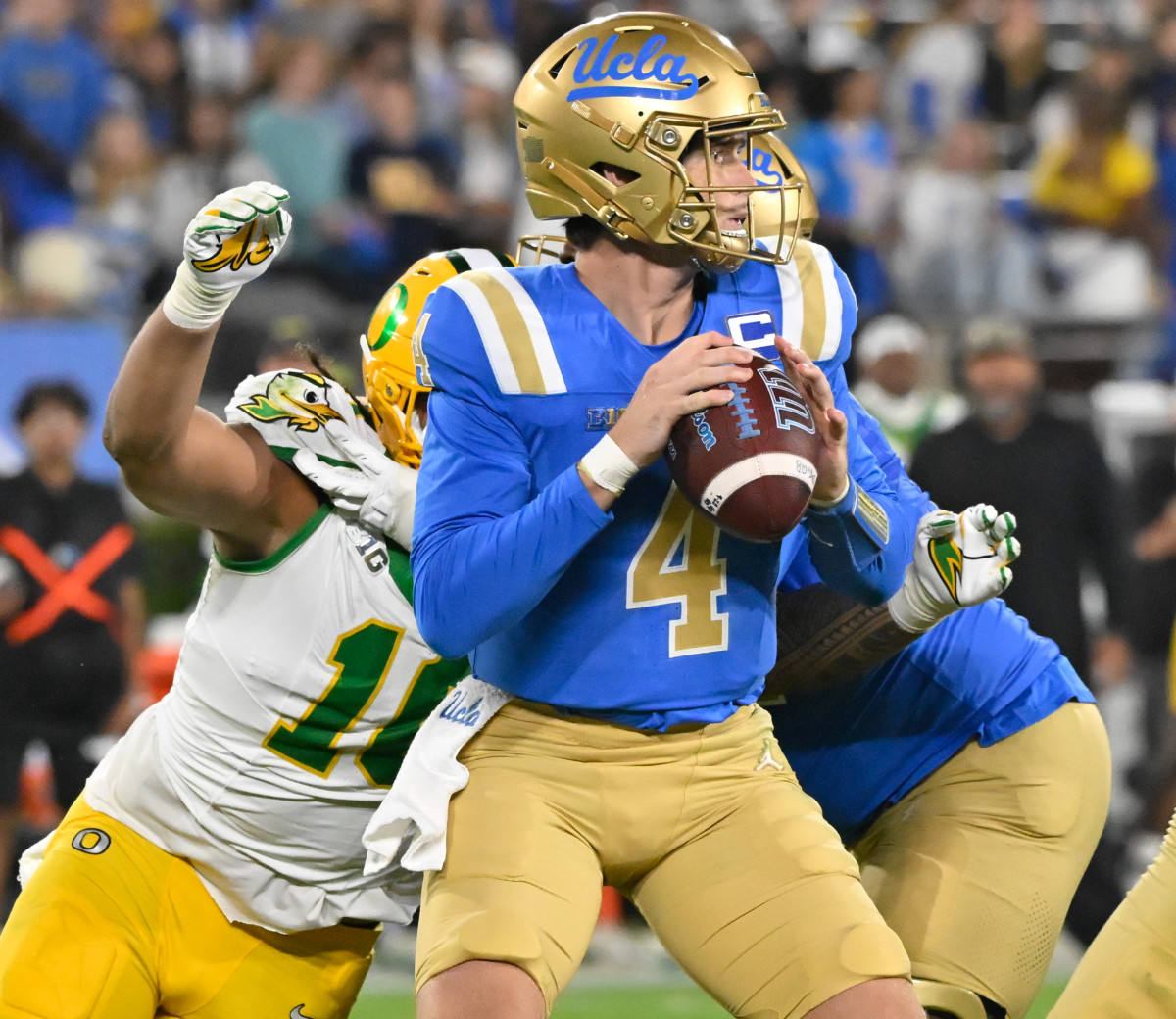 Game Wrecker: Oregon's Matayo Uiagalelei Is a Man on Fire as Ducks ...