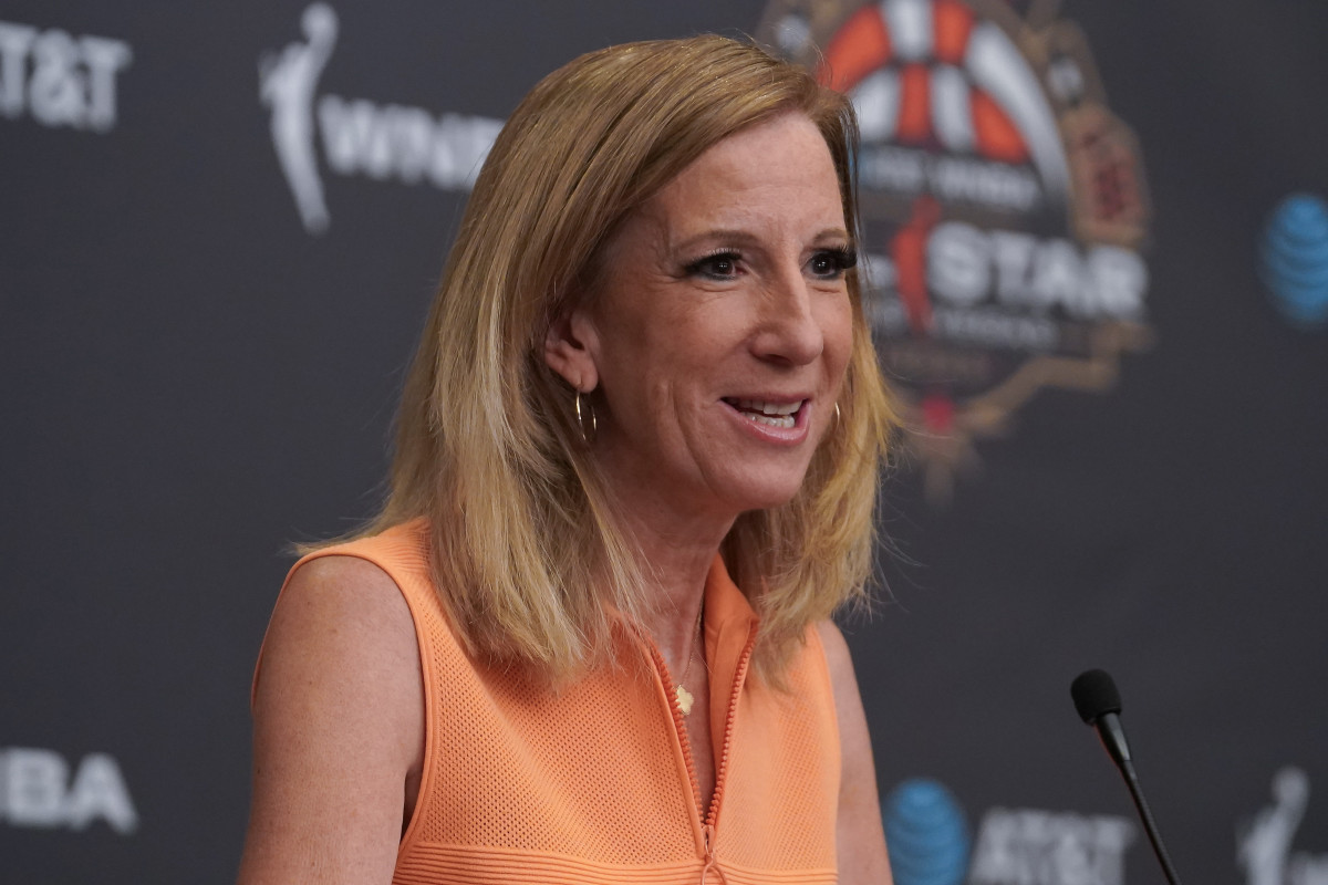 Fans Accuse WNBA Of Rigging Finals After Seeing Commissioner’s Outfit ...