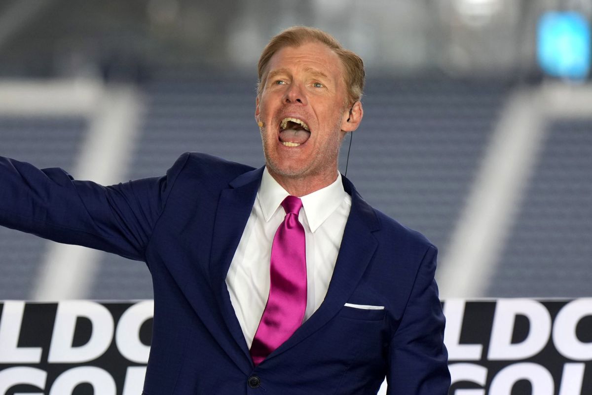 Alexi Lalas Shares Harsh Reality About USMNT Coach - Athlon Sports