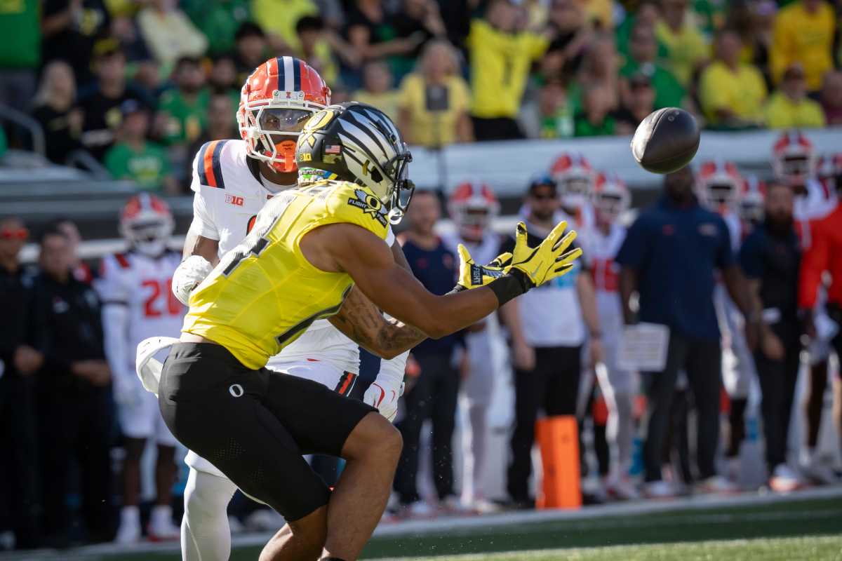 Ducks Stomp Out Illinois with Brilliant First Half, Now 8-0 and #1 ...