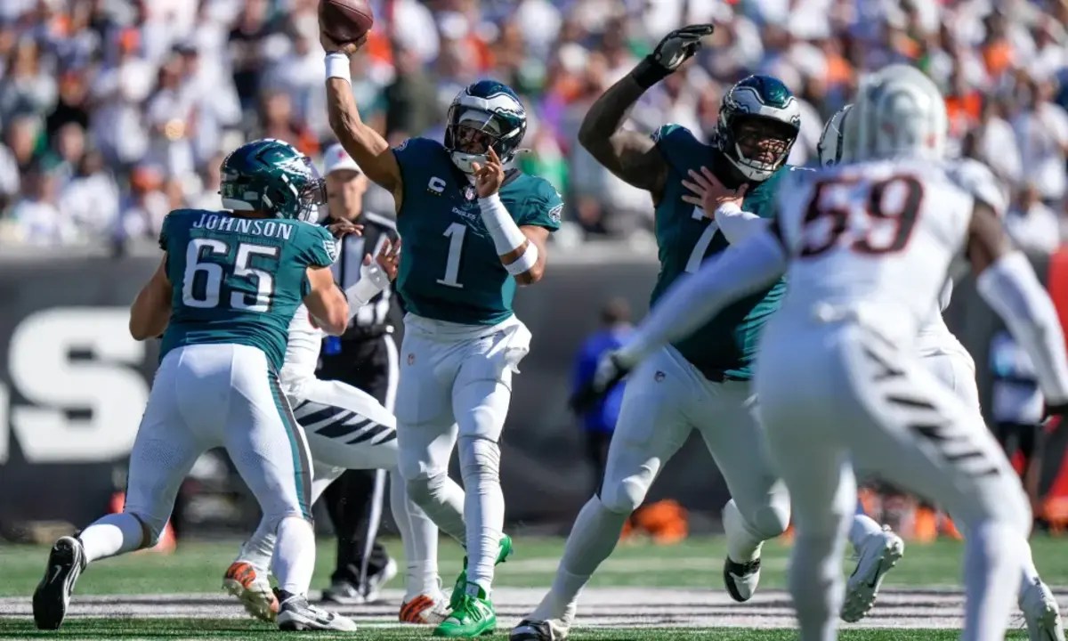 Jalen Hurts Turning Heads as Eagles Surge During Win Streak - Athlon Sports