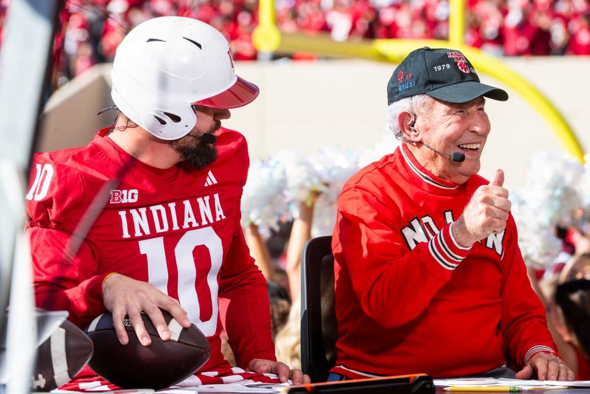 Lee Corso Brought Former Players 'To Tears' During College GameDay Stop ...
