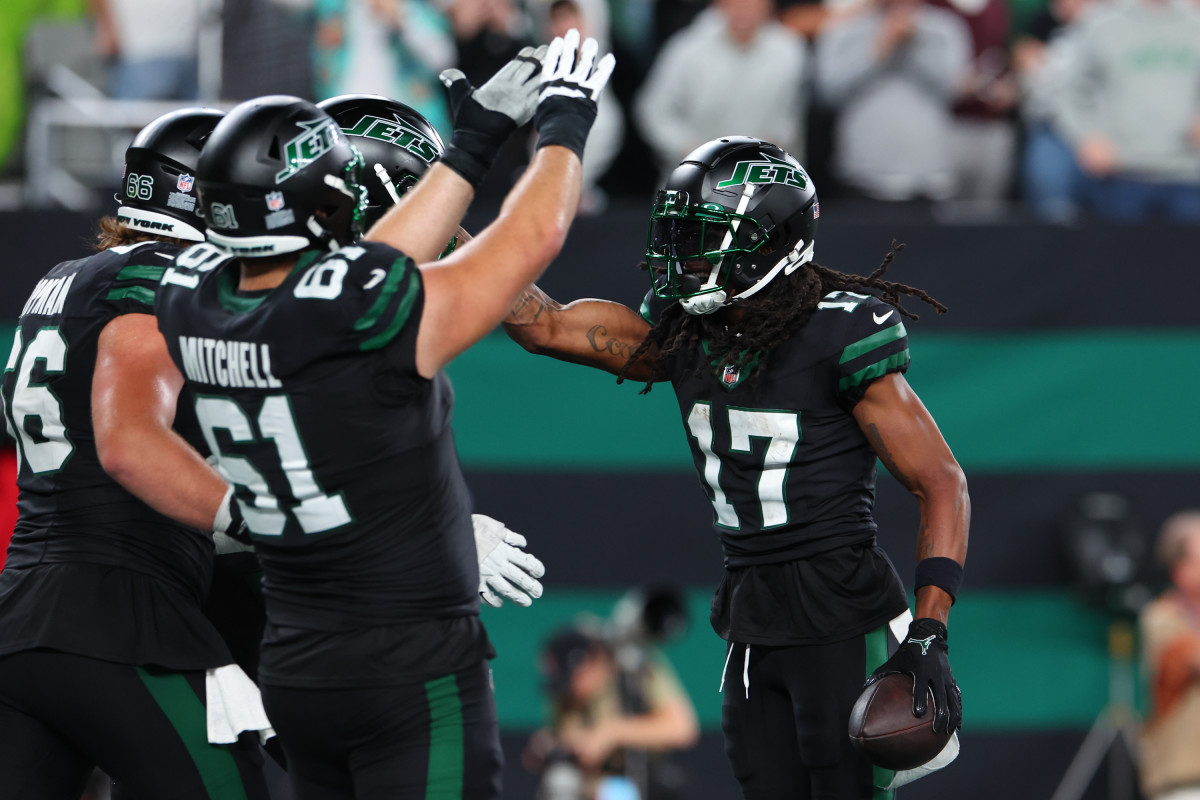 New York Jets Pleased With Improved Chemistry From Aaron Rodgers, Davante Adams - Athlon Sports