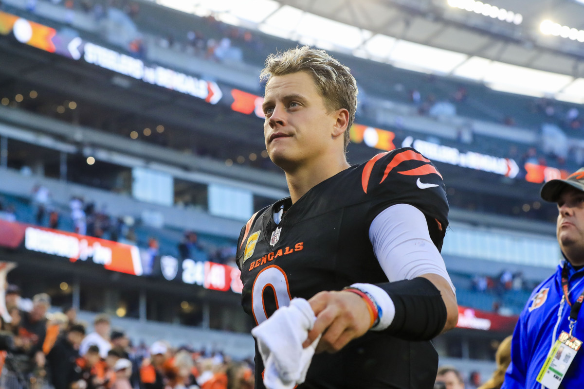 Joe Burrow's Pregame Outfit Drawing Mixed Reviews Sunday Night - Athlon ...