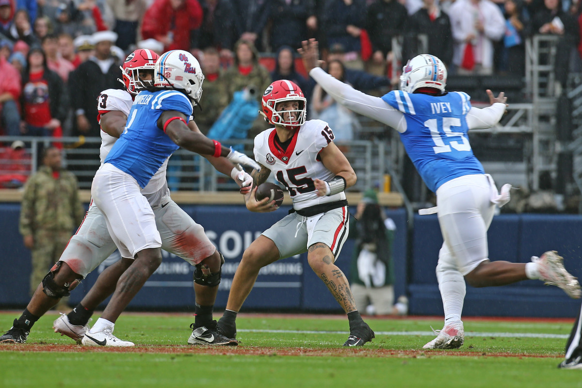 Georgia's Carson Beck Under Fire For Behavior in Loss to Ole Miss ...