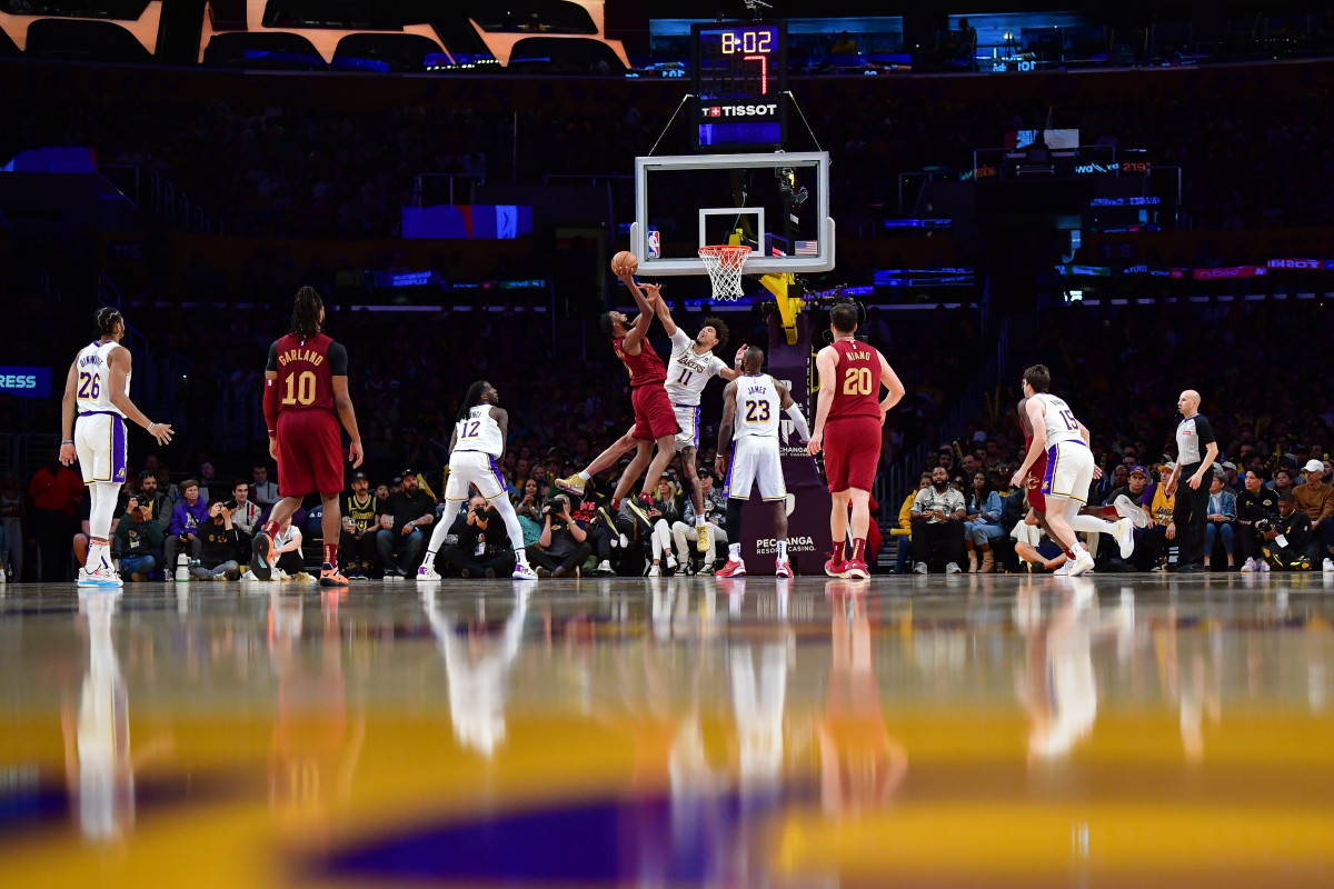 Lakers Center's Ex-Girlfriend Breaks Silence on Issue of Domestic Abuse ...