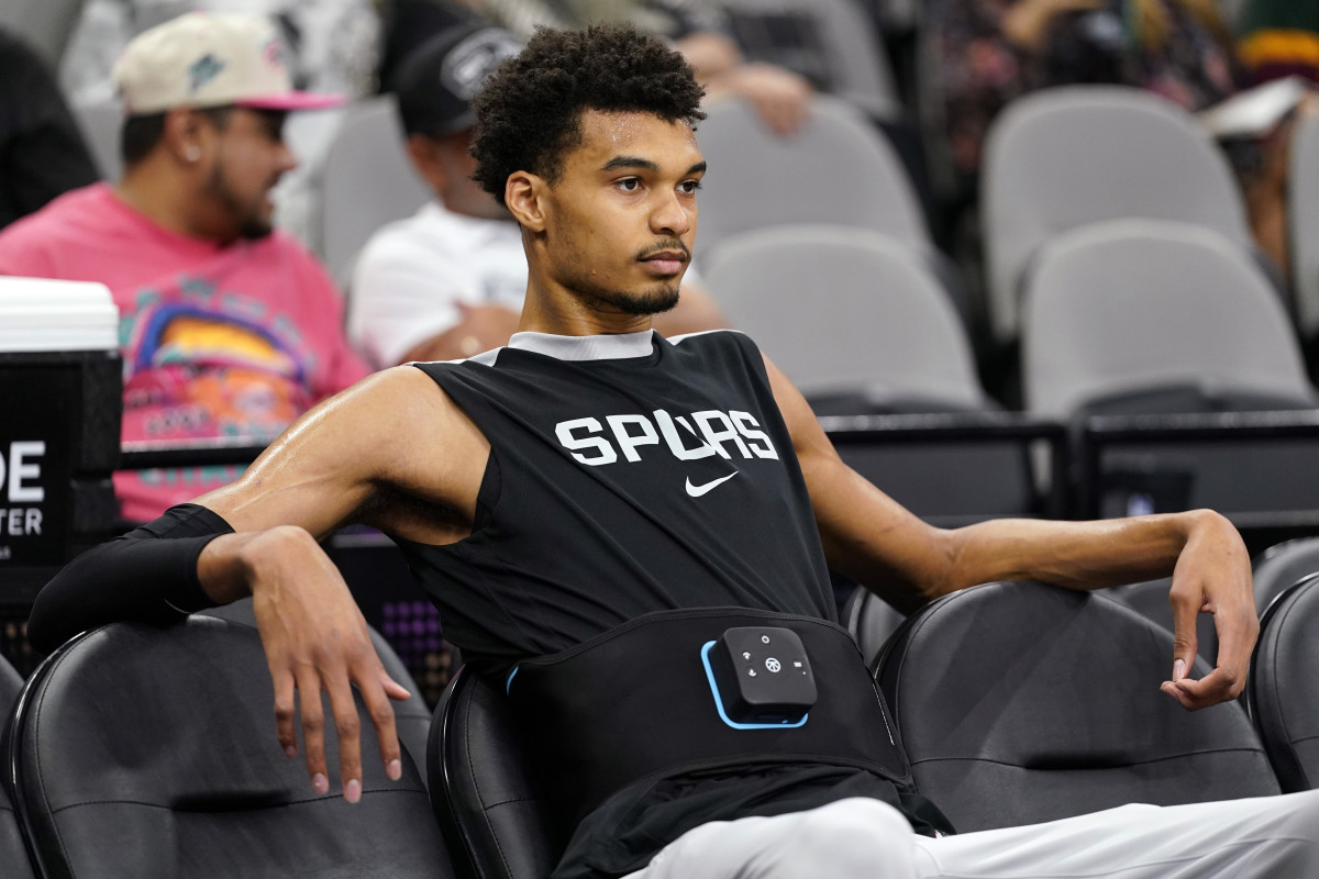 Victor Wembanyama Makes NBA History in Spurs-Wizards - Athlon Sports