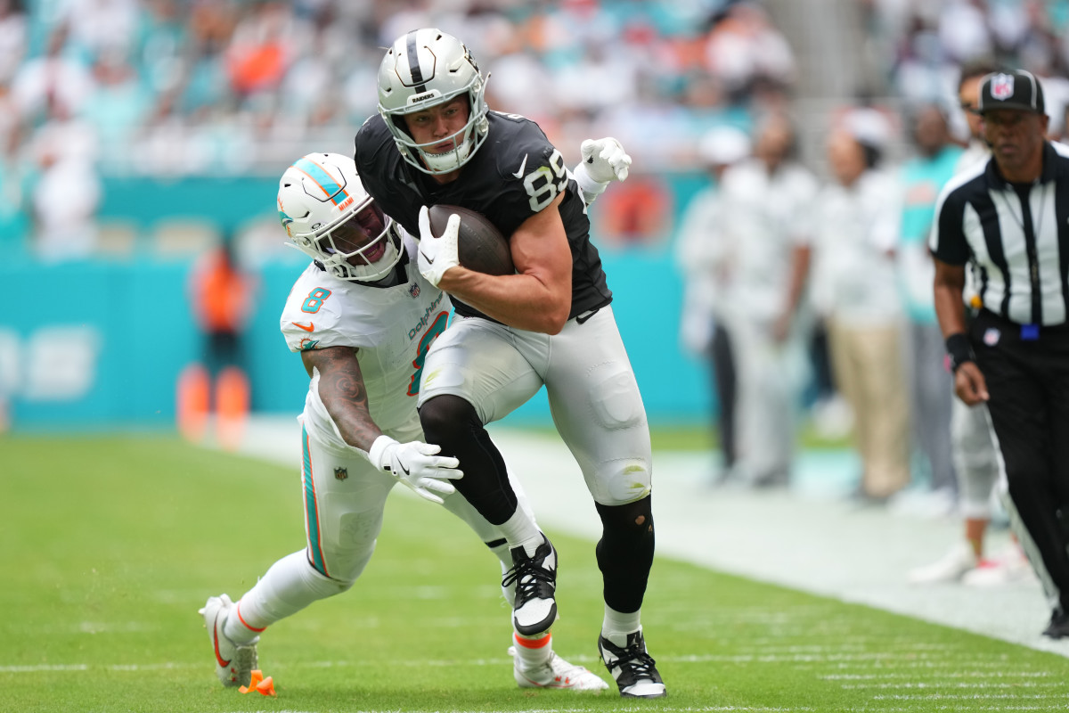 Raiders Rookie Brock Bowers Made NFL History on Sunday Afternoon ...