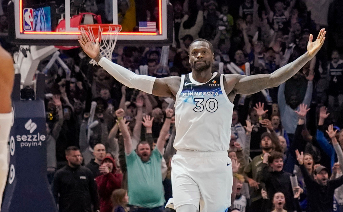 Julius Randle has two-word response for NBA's review of game-winner vs. Suns - Athlon Sports