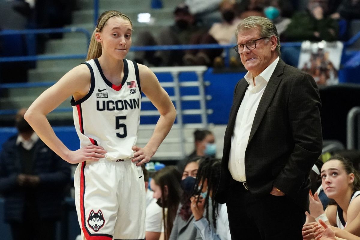 Paige Bueckers Reveals What She Told UConn Coach Geno Auriemma ...