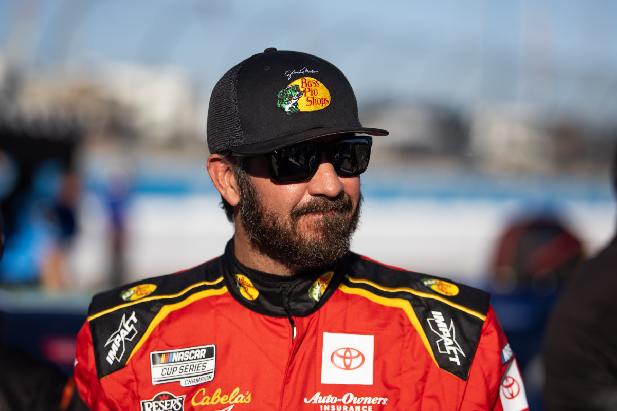 Dale Earnhardt Jr. Sounds Off on Martin Truex Jr.'s Crew Chief Throwing ...