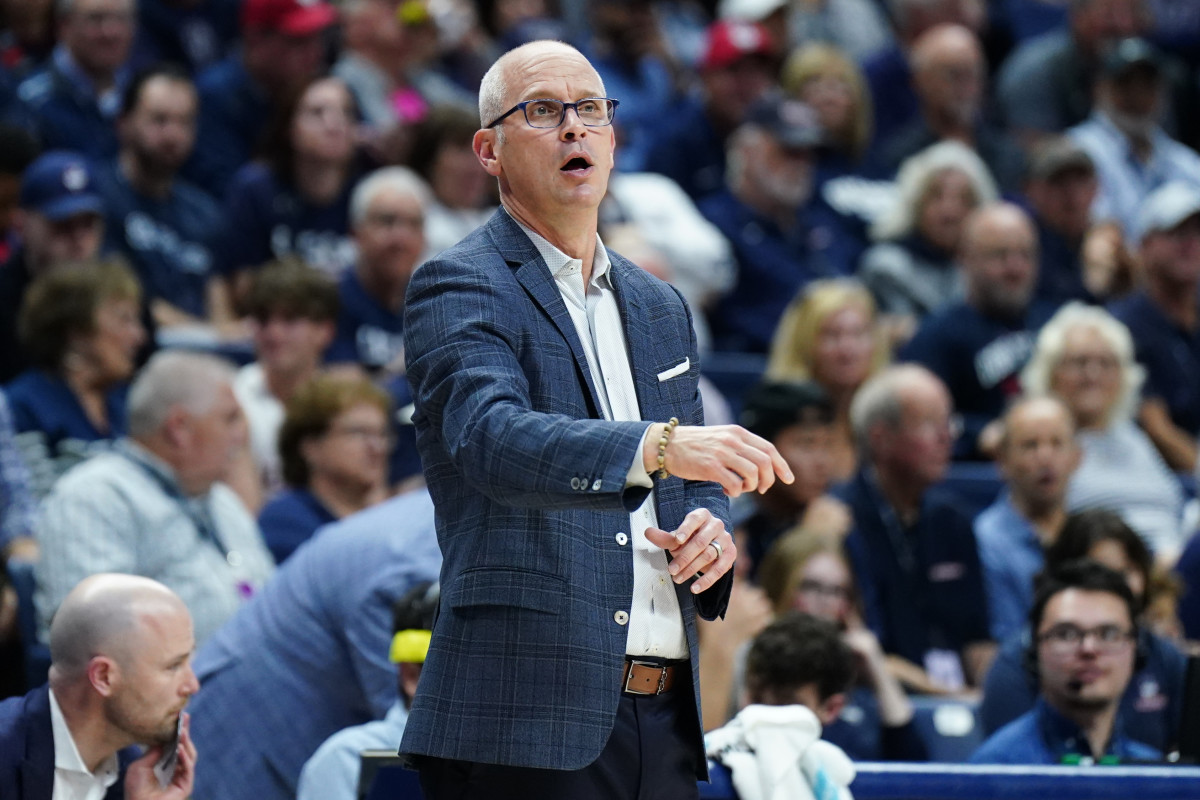 Dan Hurley’s Heated Reaction To Viral Technical Foul in UConn’s Loss to ...