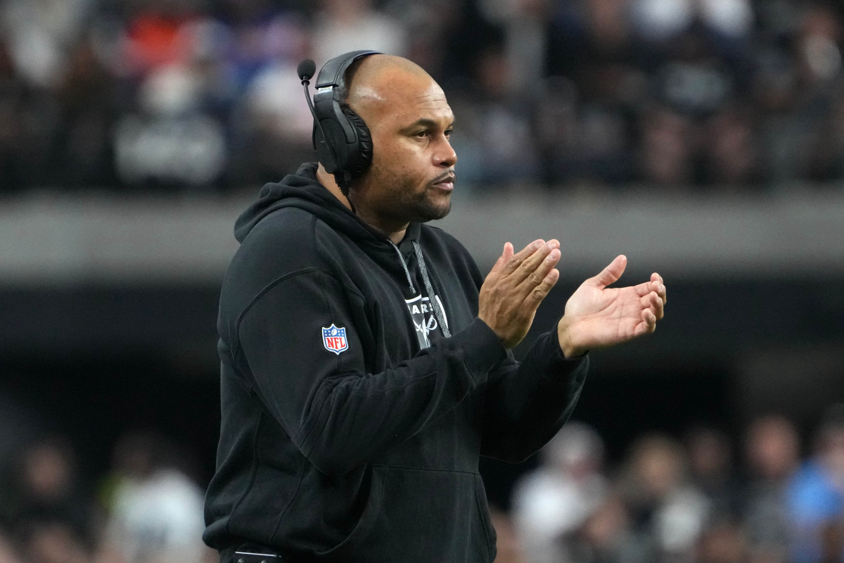 Raiders Coach Antonio Pierce Sparks Controversy Over Comments on Chiefs - Athlon Sports