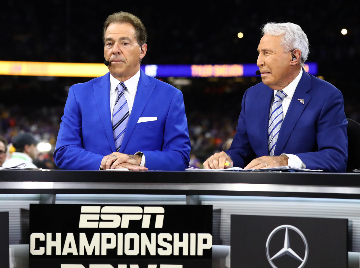 Nick Saban Makes Feelings Clear About Sharing Stage With Lee Corso For ...
