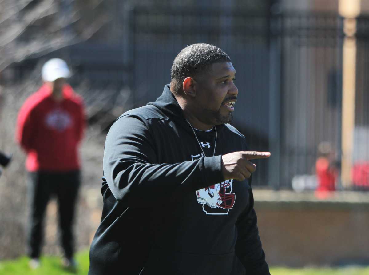 Wisconsin Football DL Jaylen Williams Signs National Letter of Intent ...