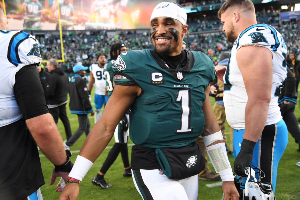 Russell Wilson Sends Three-Word Message to Jalen Hurt After Postgame ... Russell Wilson Sends Three-Word Message to Jalen Hurt After Postgame ...