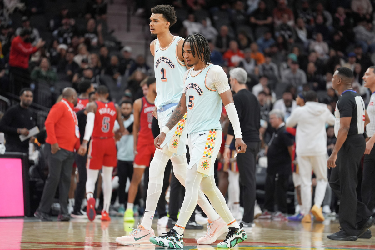 San Antonio Spurs Fans Will Love This Blockbuster NBA Trade Proposal - Athlon Sports