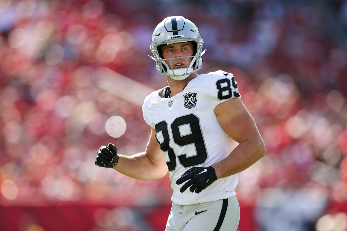 Las Vegas Raiders Rookie Sensation Brock Bowers Made NFL History on Sunday - Athlon Sports