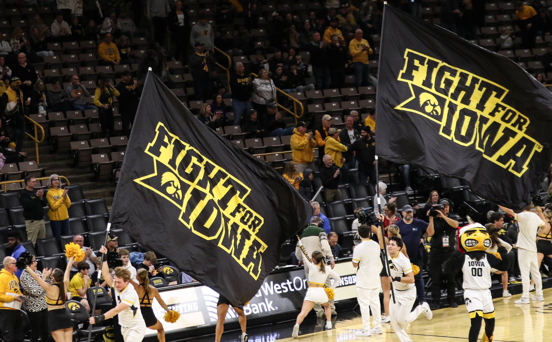 Iowa Finishes Up LA Trip Friday - Athlon Sports